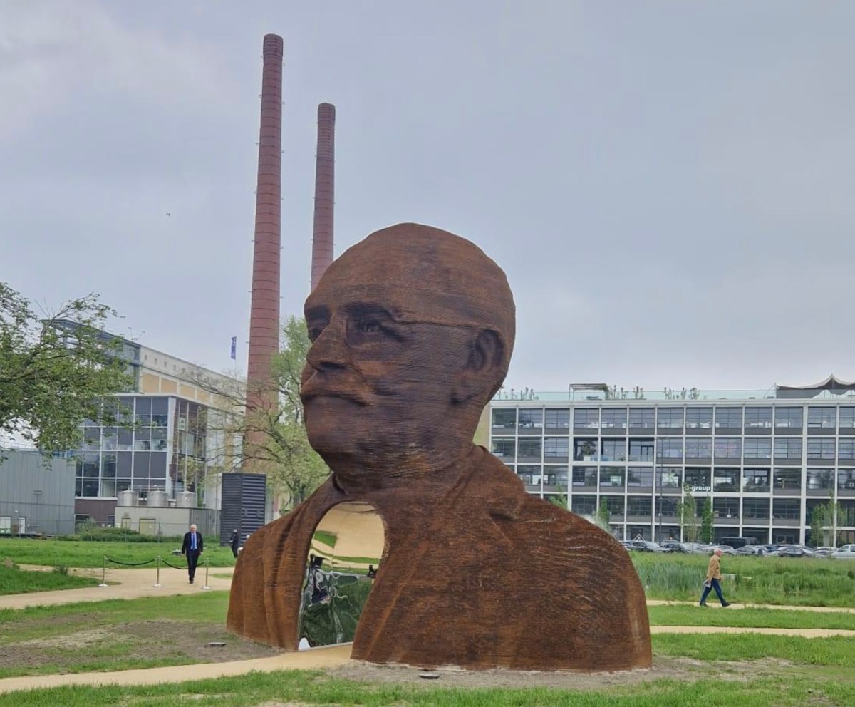 Buste voor Gerard Philips: Eindhovens’ sterfabrikant op één lijn met ...